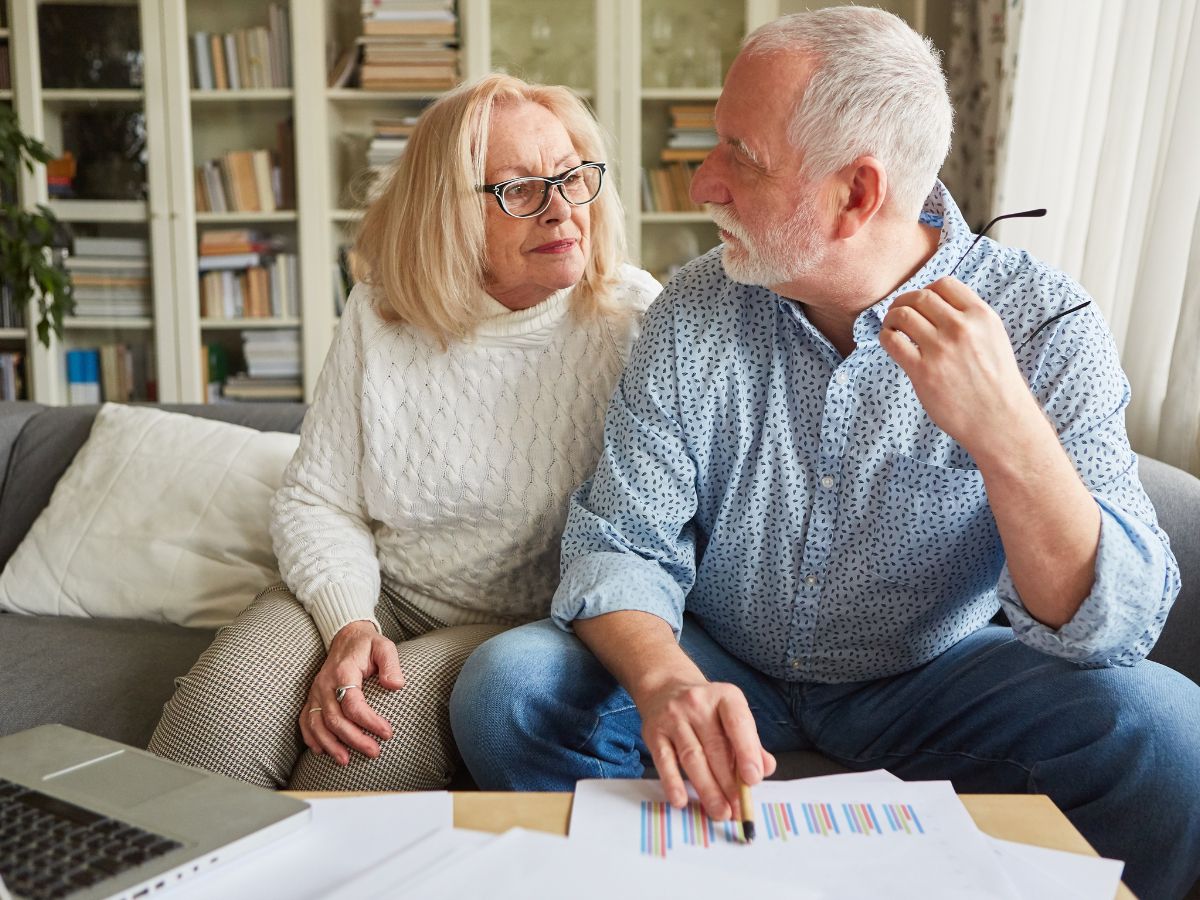 How to Stay Independent as a Senior: Tips for Living Alone | All ...