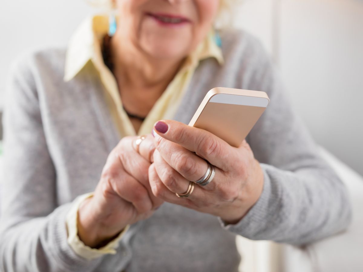 Top Senior-Friendly Tech Gadgets for Health Tracking