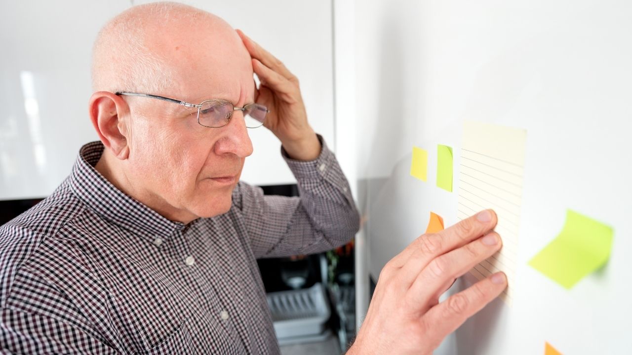 Memory Loss vs Normal Aging: 12 Warning Signs